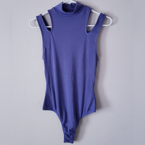 Free People | Tops | Free People Womans Periwinkle Turtle Neck Shoulder ...